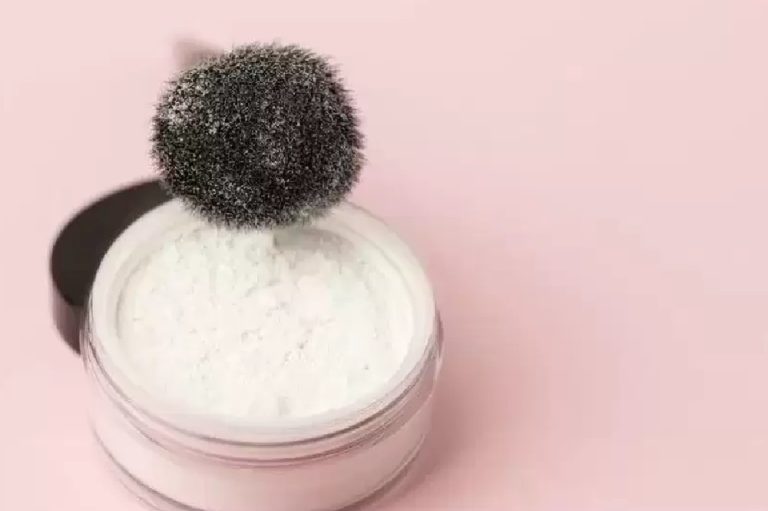 Bedak Tabur Ringan: Rahasia Tampilan Flawless Sepanjang Hari